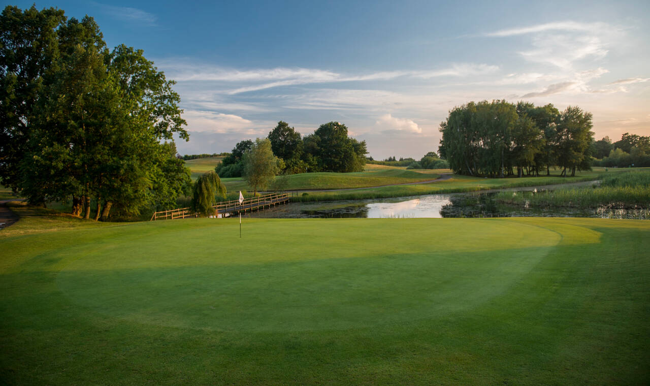 Golf Guide Police: Golfclubs, Golfplätze und Driving Ranges in Police ...